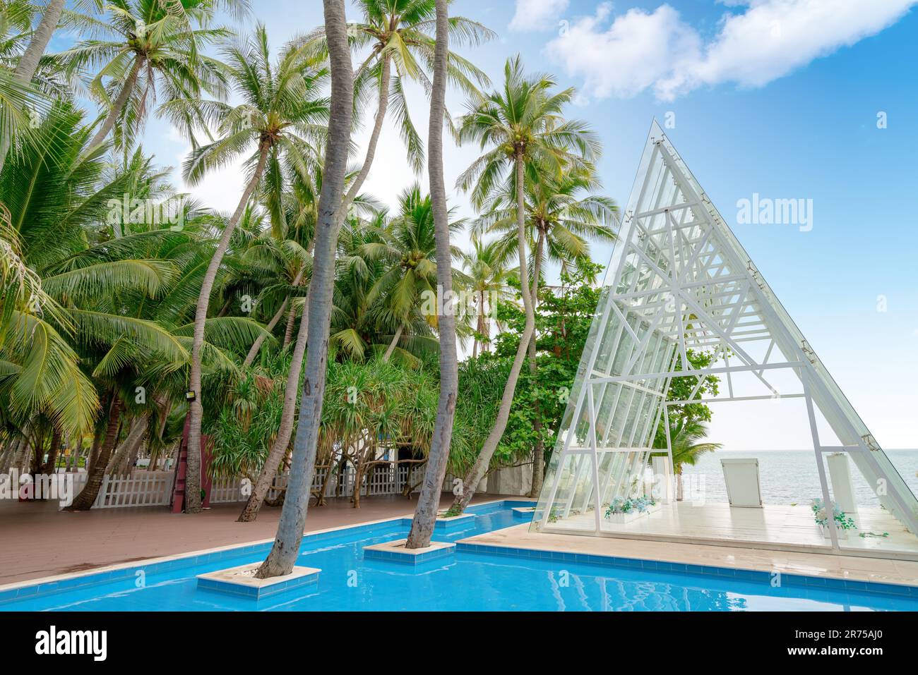 Leisure area by the sea, white houses for tourists to take pictures ...