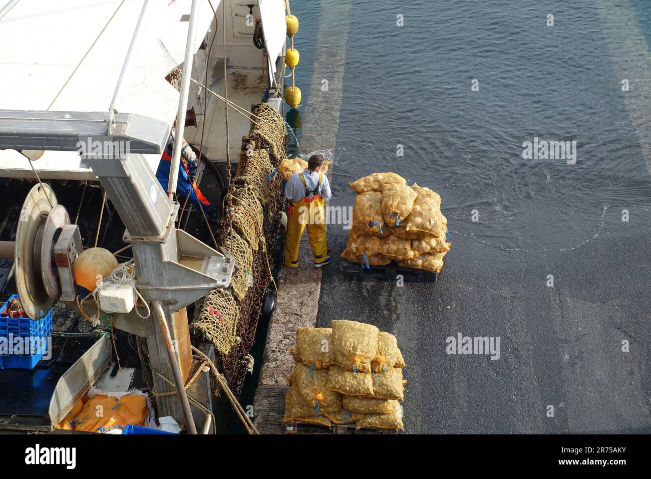 Clam boat hi-res stock photography and images - Alamy