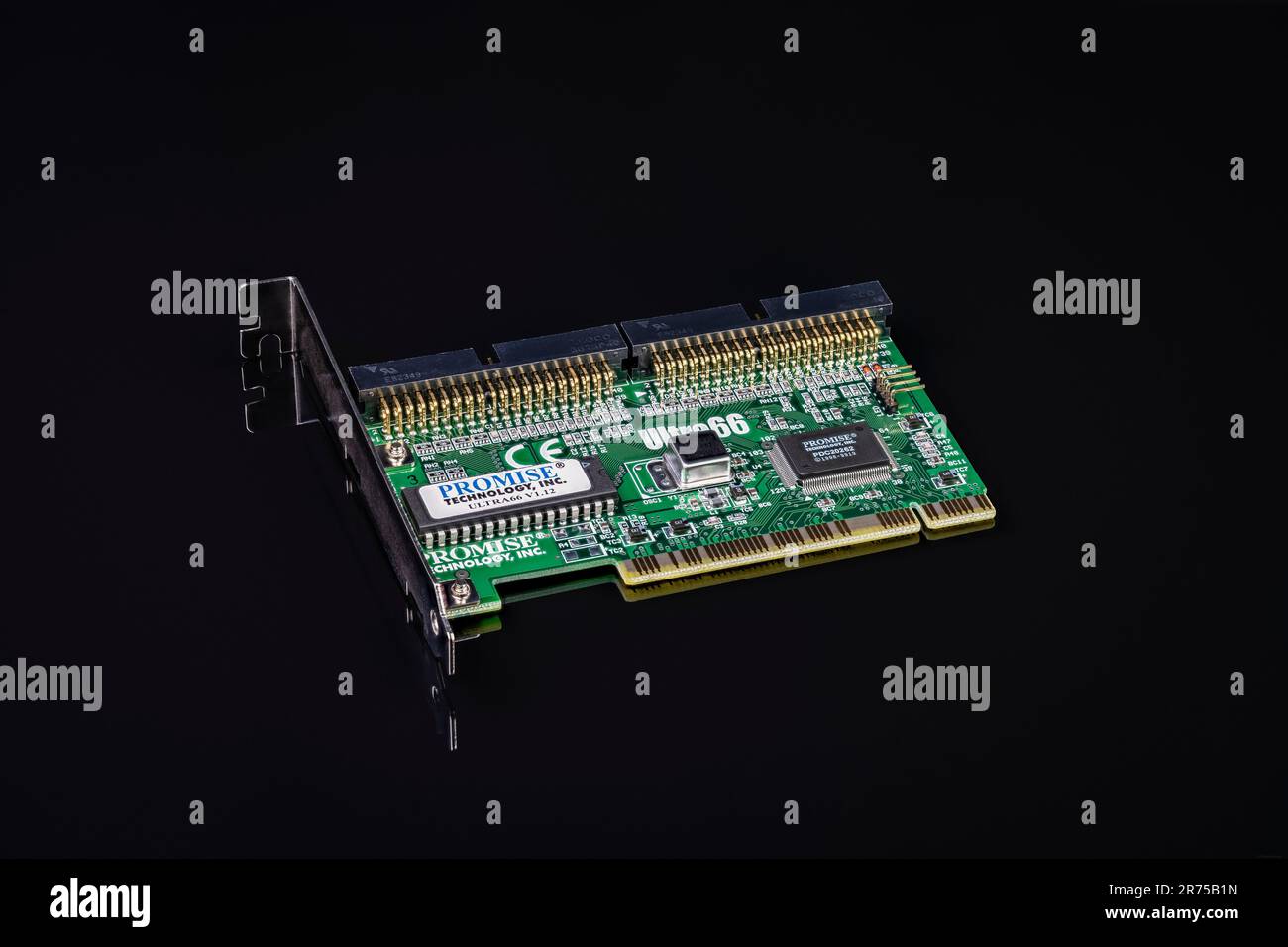 PC IDE controller Promise Ultra 66, large depth of field due to focus ...