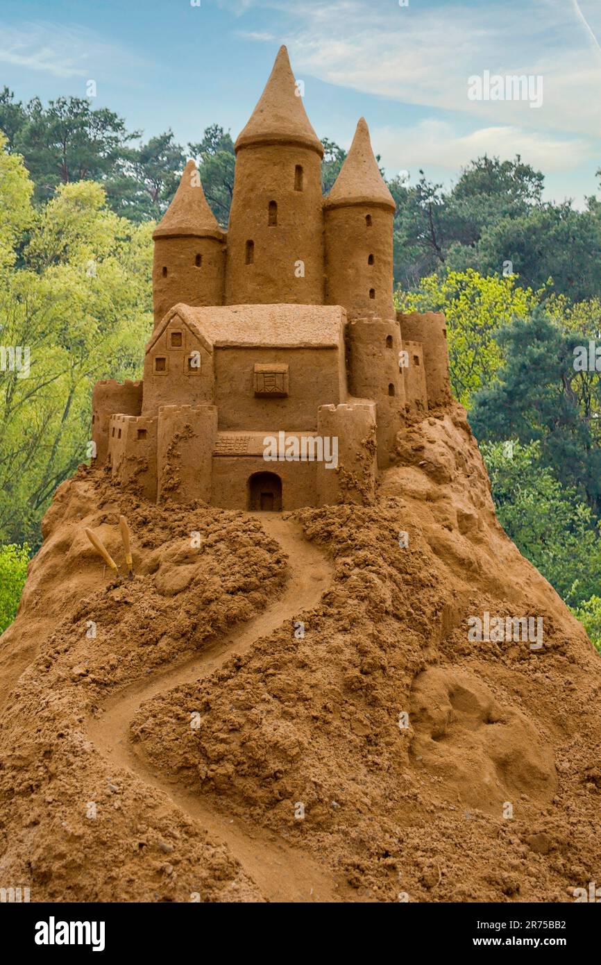 Sandcastle sand castle sculpture hi-res stock photography and images ...