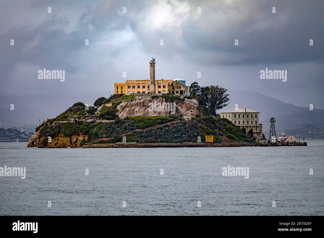 The federal prison of Alcatraz on its island in the middle of San ...