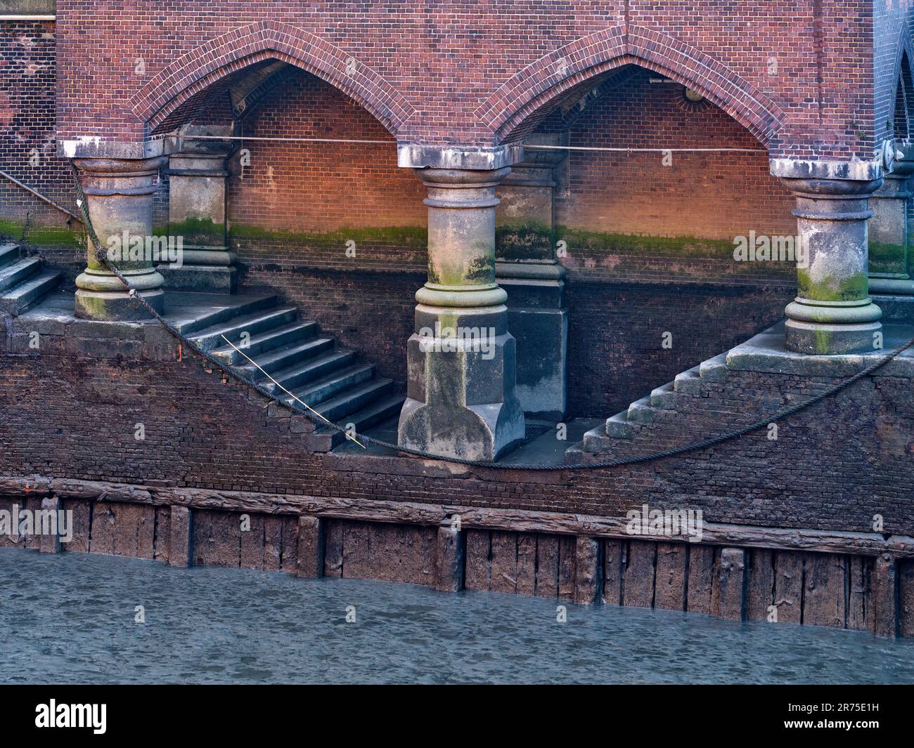 The Fleetschlösschen on St. Annenfleet in Hamburg's Speicherstadt ...