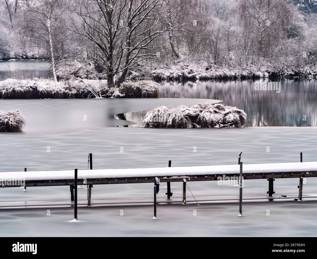 Winter onset at the Weitmannsee, Kissing Stock Photo - Alamy