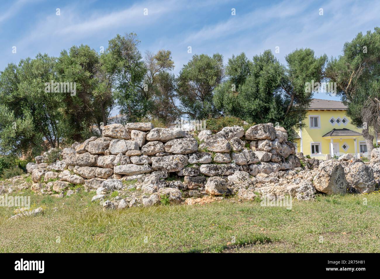 Talayot of Na Pol. Archaeological remains of the Talayotic culture in ...