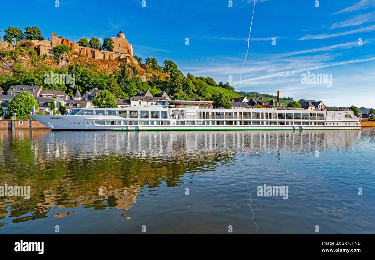 Cruise ship at the jetty in the Staden and castle ruins, Saarburg, Saar ...