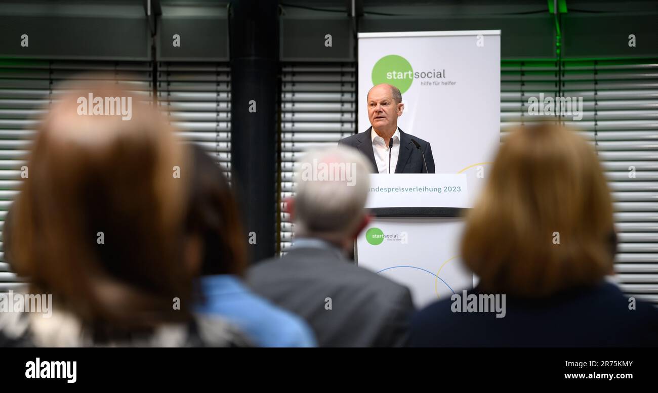 Olaf scholz 2001 hi-res stock photography and images - Alamy