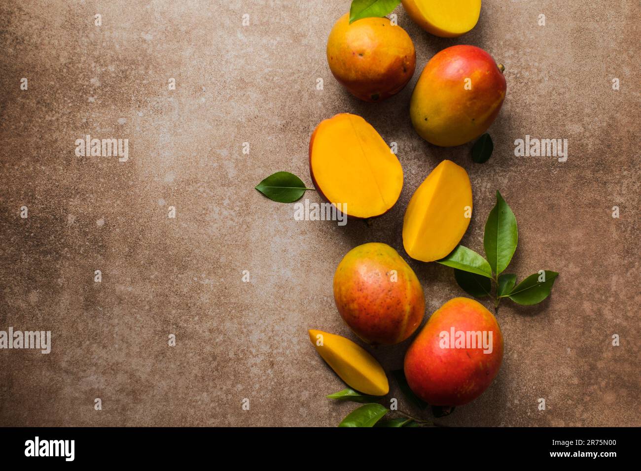 Mango background design concept. Top view of fresh mango fruit pattern ...