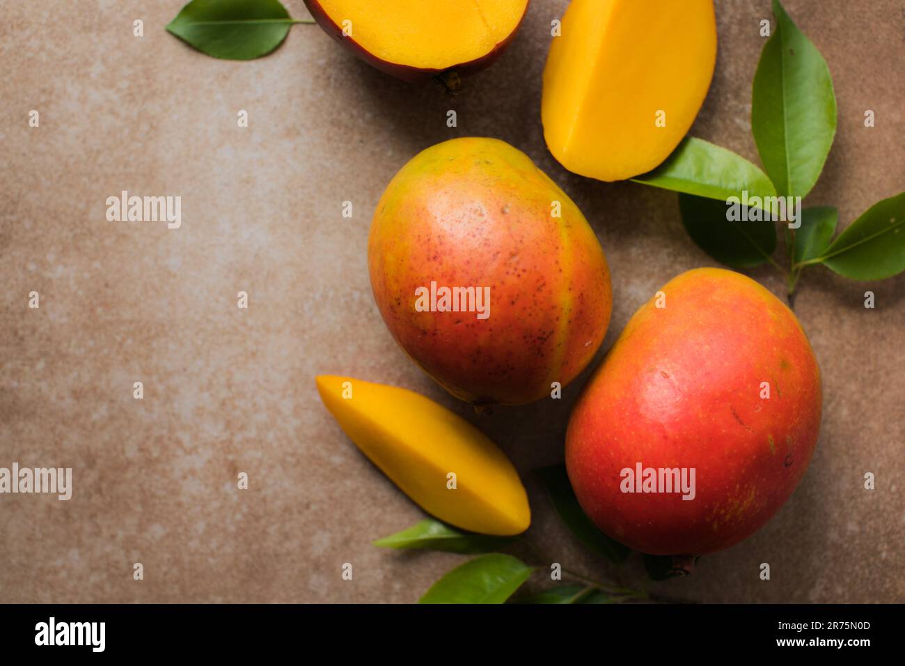 Mango background design concept. Top view of fresh mango fruit pattern ...