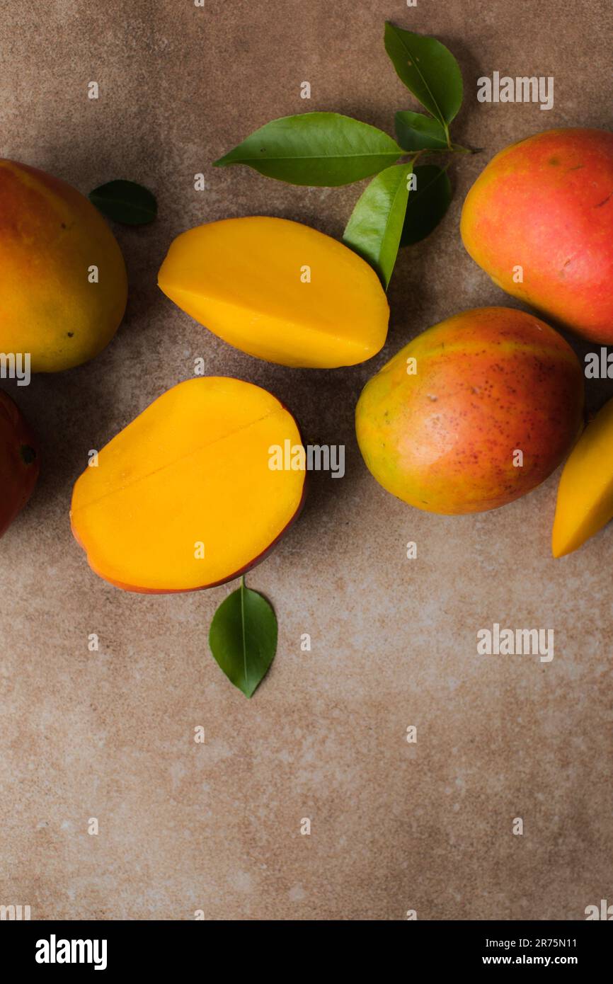 Mango background design concept. Top view of fresh mango fruit pattern ...