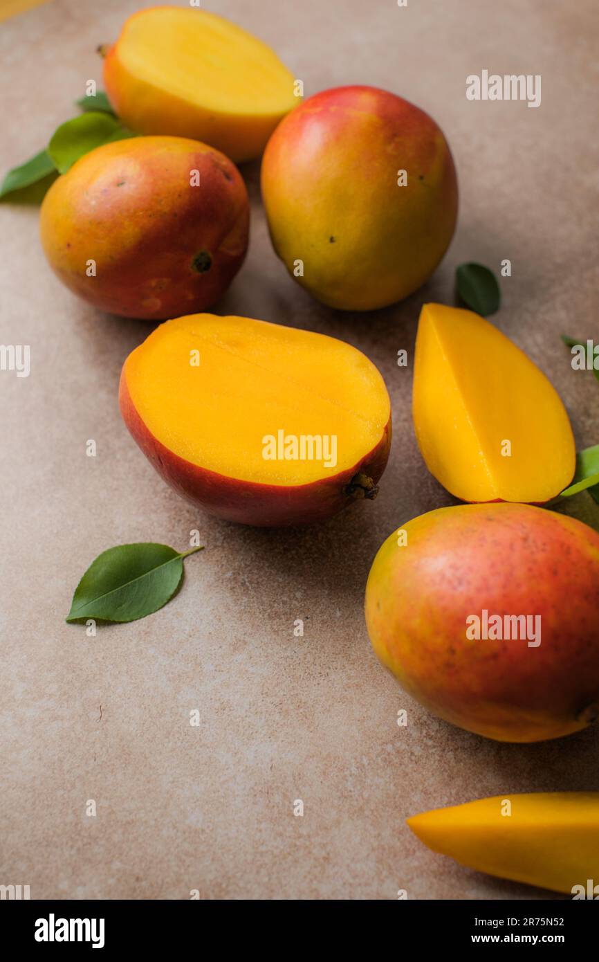 Mango background design concept. Top view of fresh mango fruit pattern ...