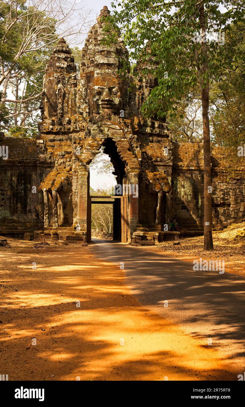 Angkor Thom ("Big City") was the last capital city of Angkorian Empire ...