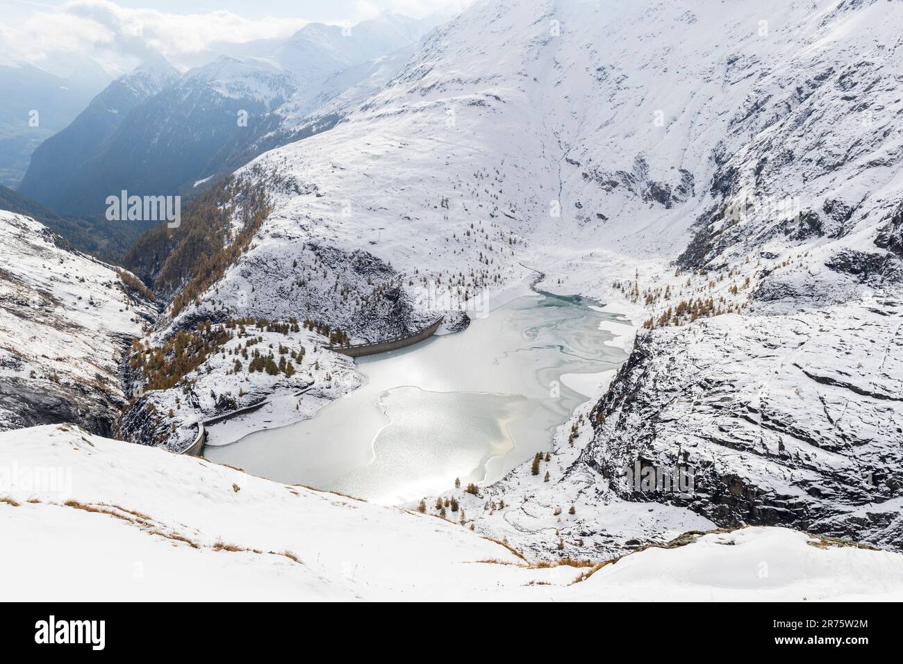 Margaritzenstausee frozen with dam wall, seen from above, Großglockner ...