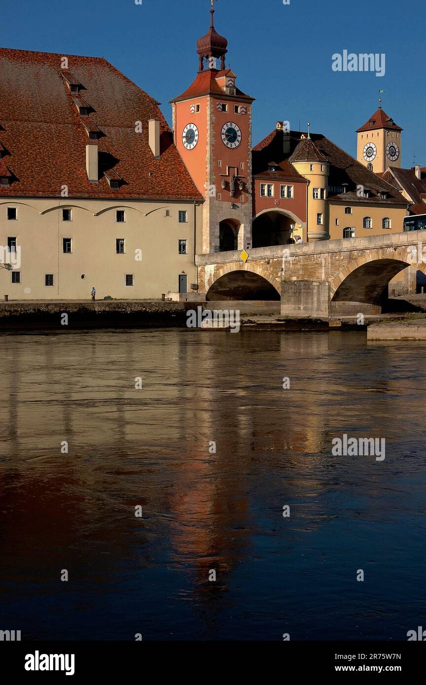 1300s ad south tower hi-res stock photography and images - Alamy