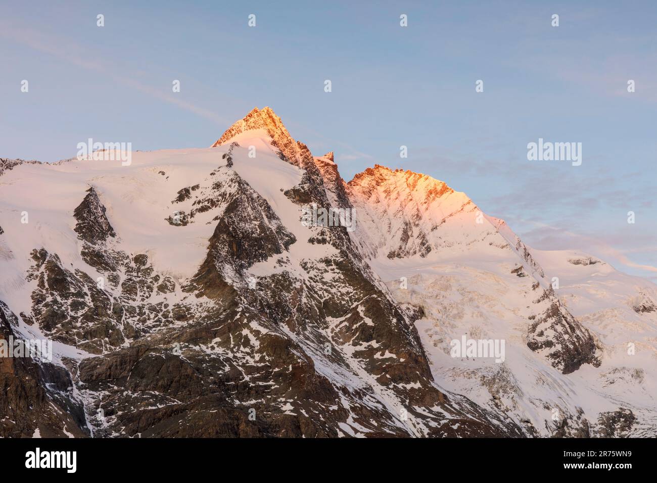 High rocky mountain peaks alpenglow hi-res stock photography and images ...