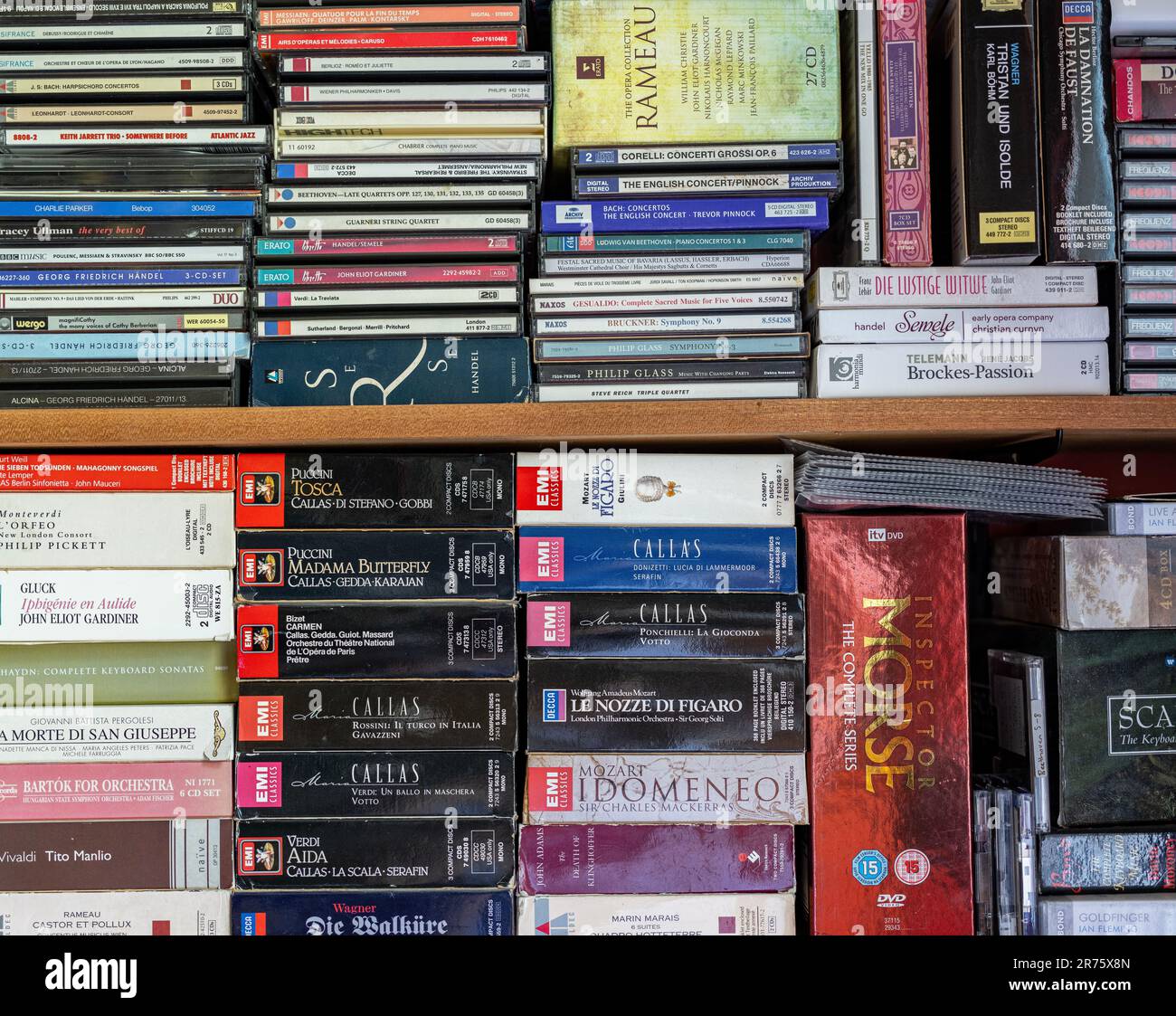 Dvds bookshelf hi-res stock photography and images - Alamy