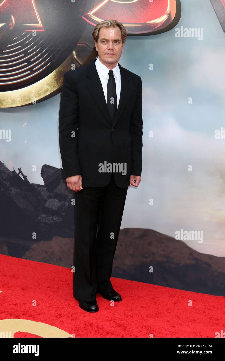 LOS ANGELES - JUN 12: Mike Shannon at The Flash Premiere at the Ovation ...