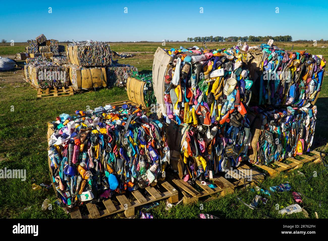 Compressed field hi-res stock photography and images - Alamy