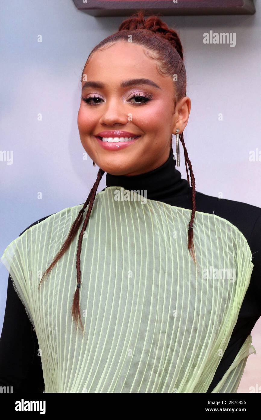 Kiersey clemons red carpet hi-res stock photography and images - Alamy