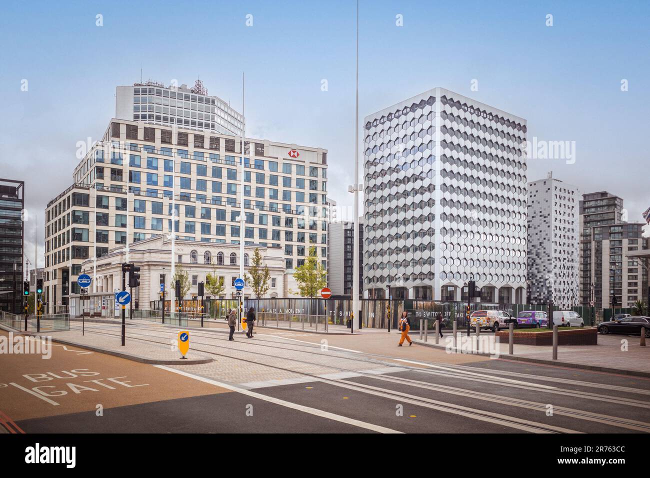 HSBC Head Office standing next to The Government Hub building in ...