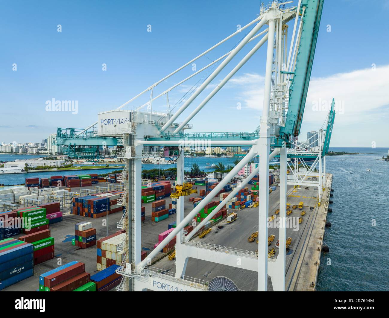 Aerial photo of cranes hi-res stock photography and images - Alamy