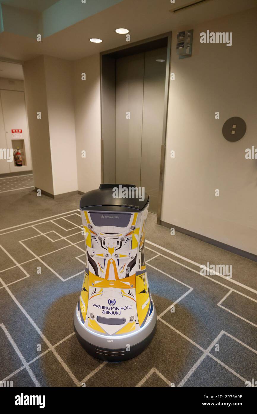 ROBOTS IN TOKYO Stock Photo - Alamy