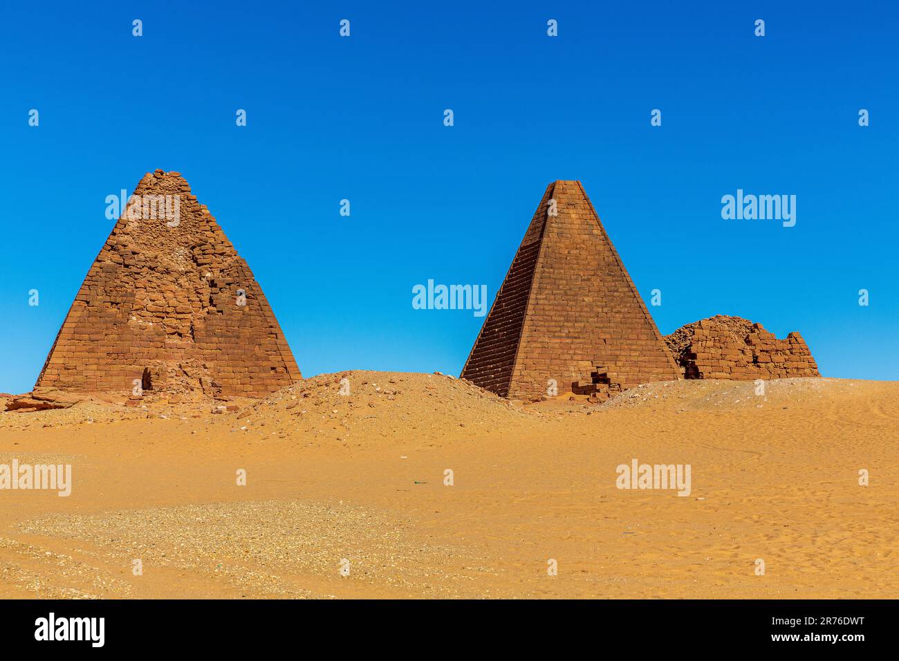 Nubian Pyramids GC22YMK Pyramids Of Meroe Sudan (Earthcache) In