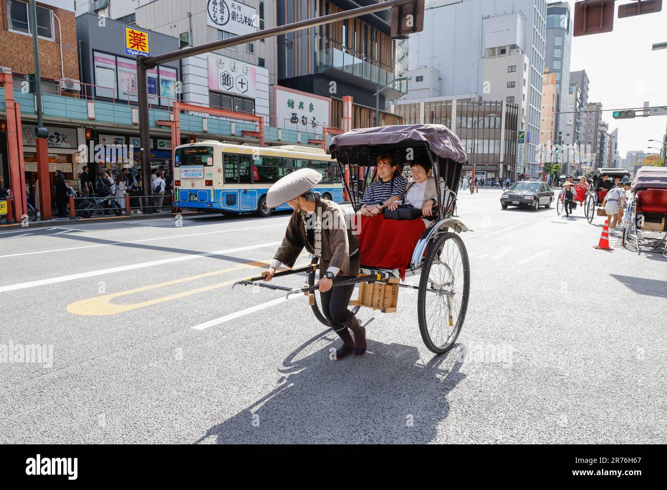 Human pulled rickshaw hi-res stock photography and images - Alamy