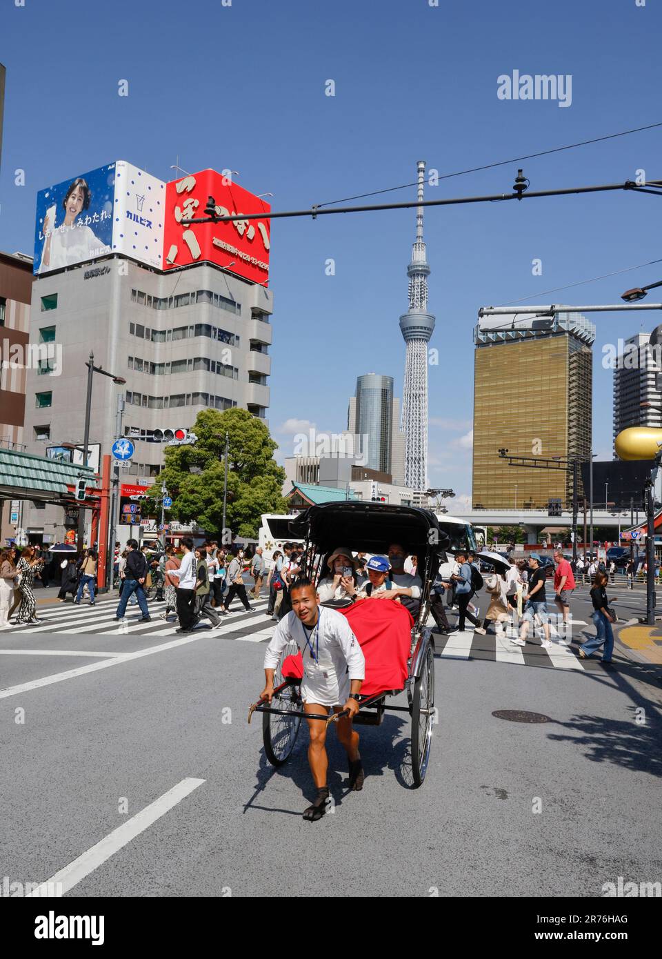 Tour de rickshaw hi-res stock photography and images - Alamy