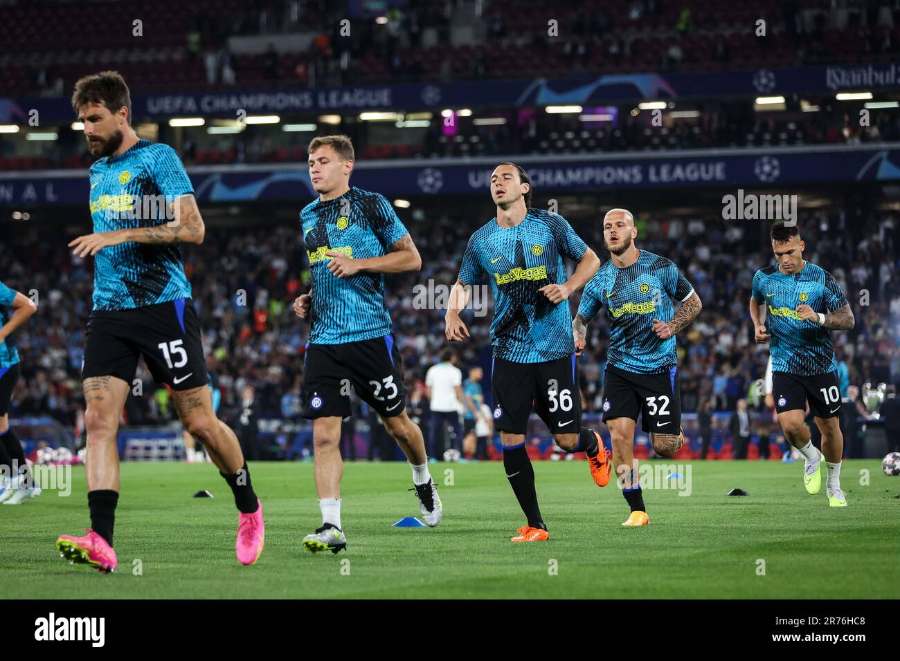 Inter players hi-res stock photography and images - Alamy