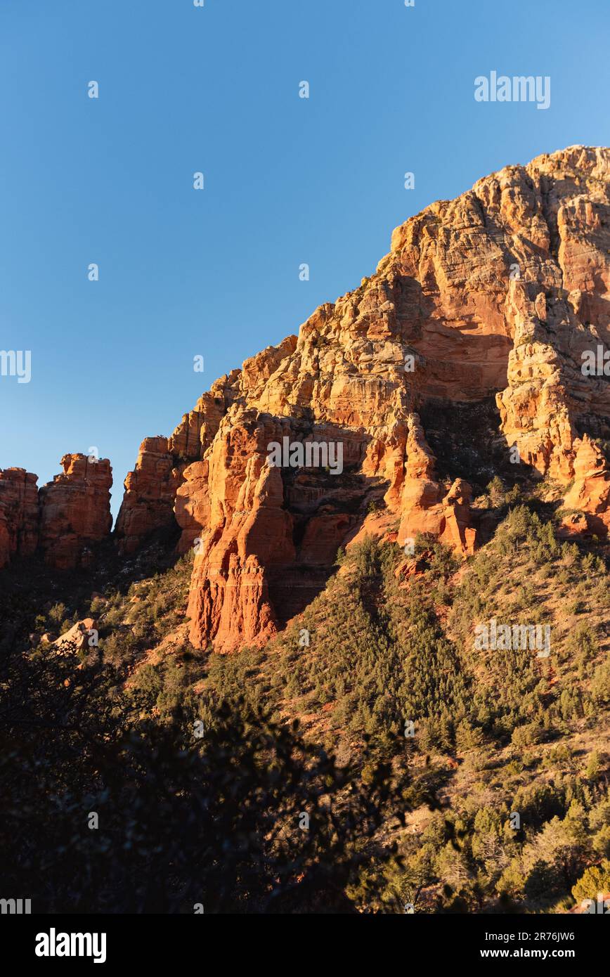 A mesmerizing view of the iconic red rock formations of Sedona, Arizona ...