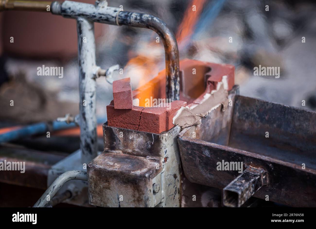 Oxyacetylene welding furnace pipe for melting binding metal with metal ...