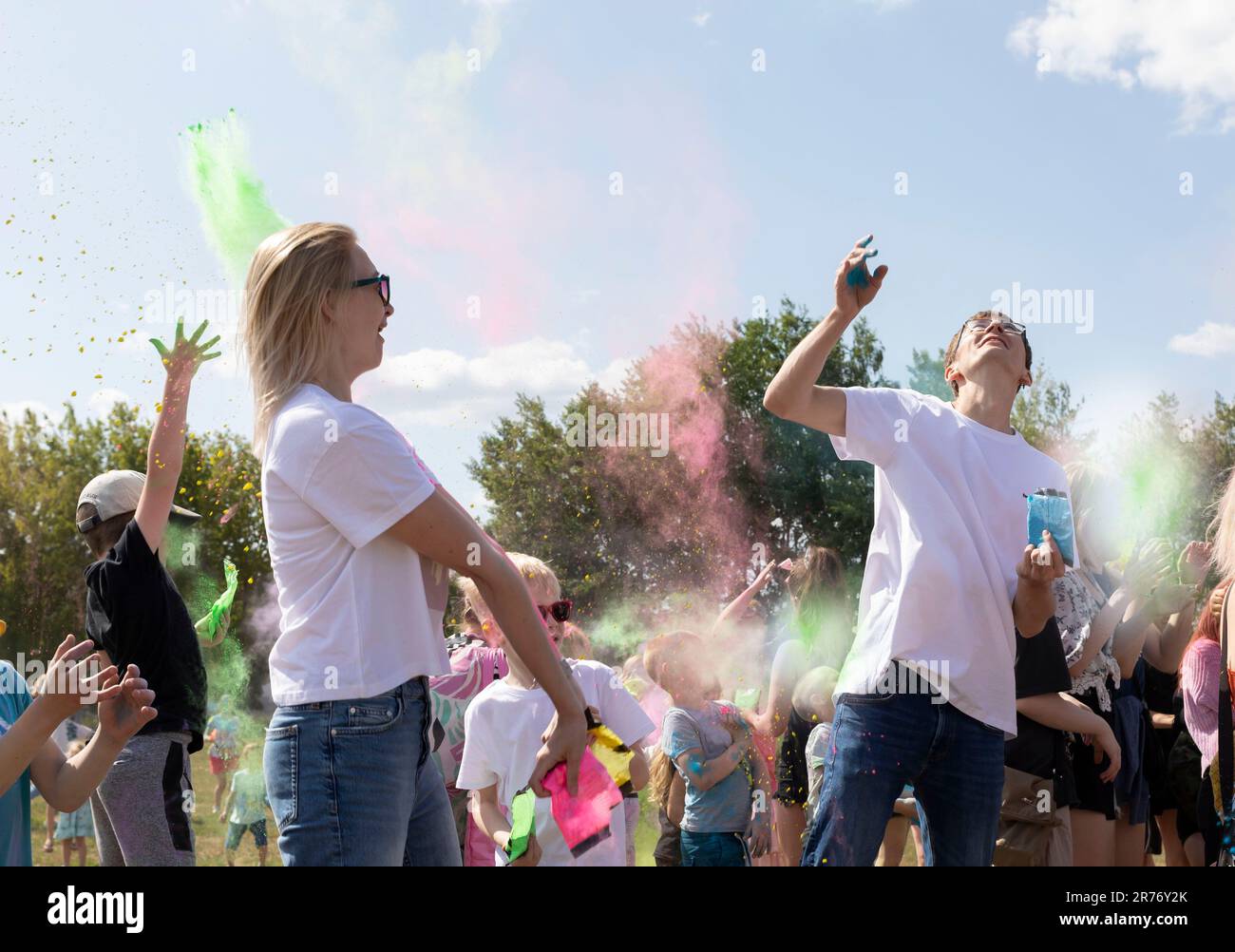 Indian kids couple romance hi-res stock photography and images - Alamy
