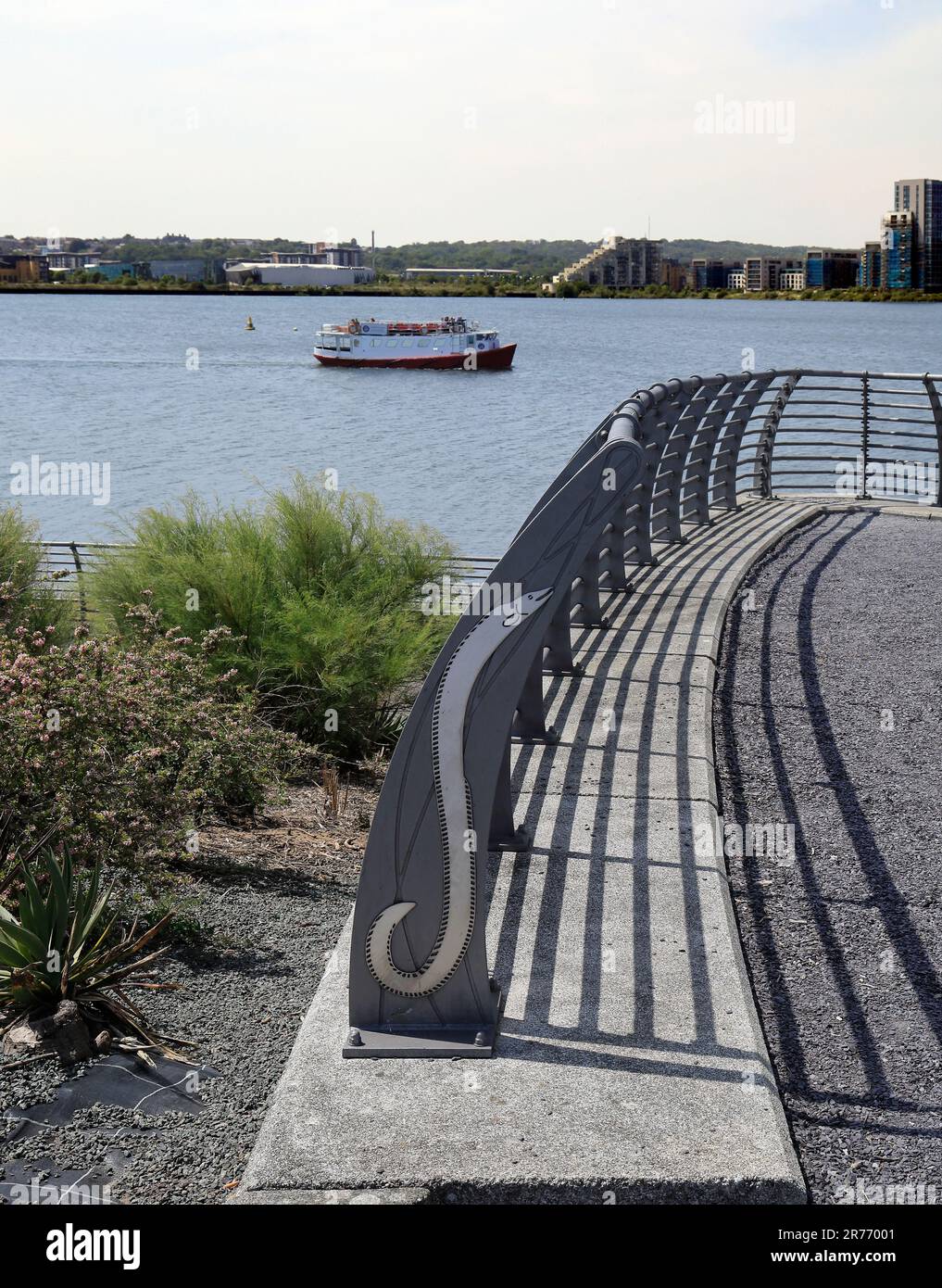 Railing detail with eel motif, Cardiff Bay and Barrage. June 2023 ...