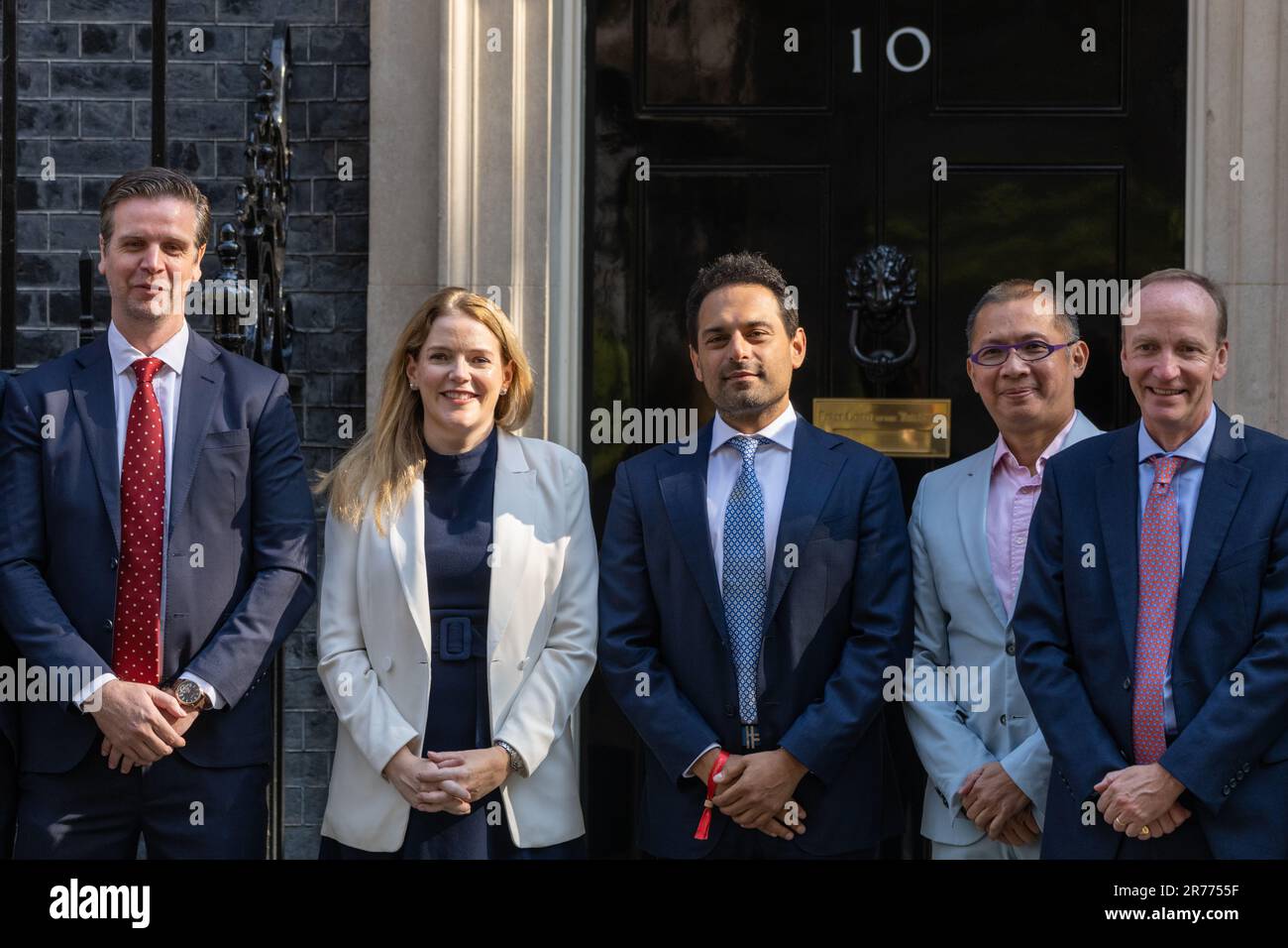 Asia pacific investors hi-res stock photography and images - Alamy