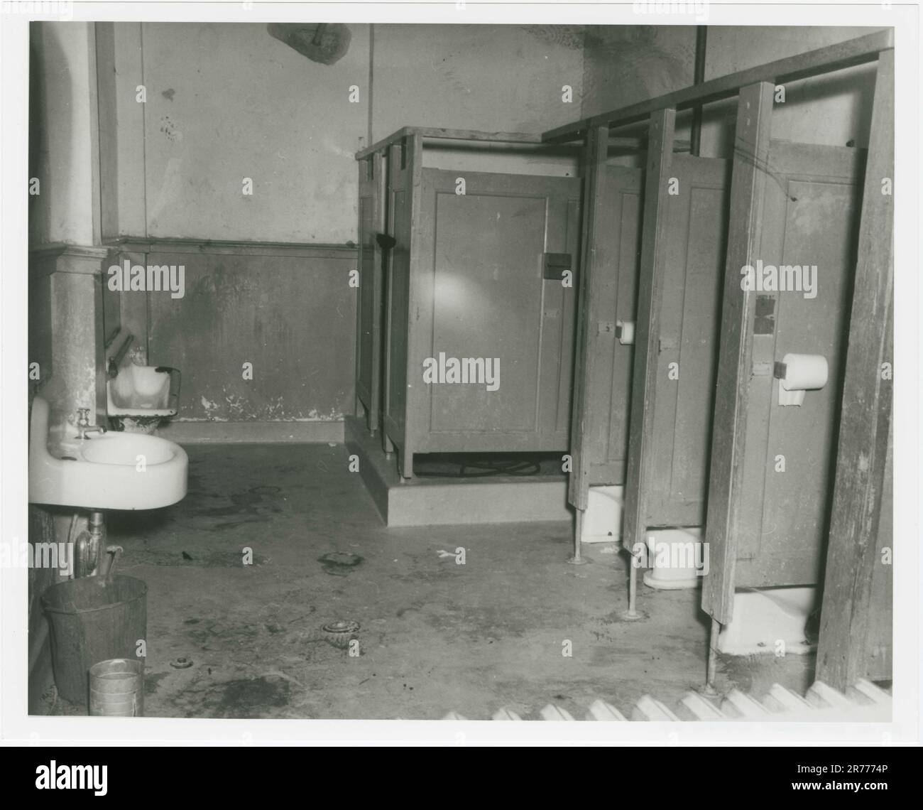 Boys toilet hi-res stock photography and images - Alamy