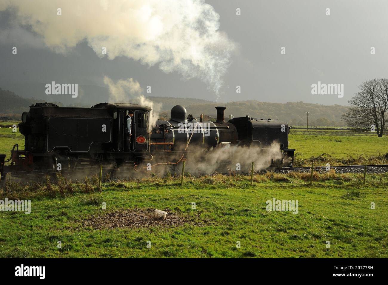 Pont croesor railway hi-res stock photography and images - Alamy
