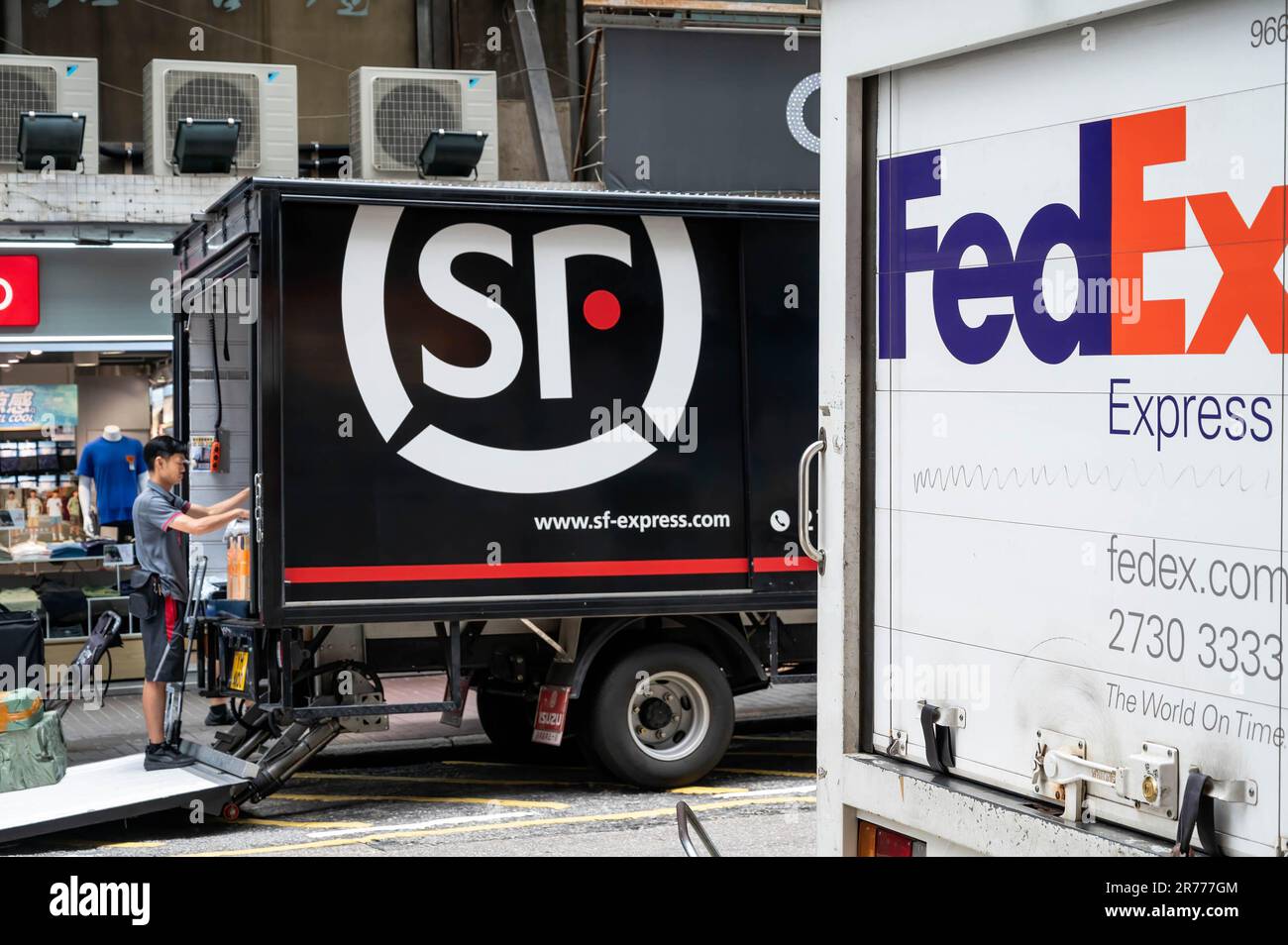 Sf express hong kong hi-res stock photography and images - Alamy