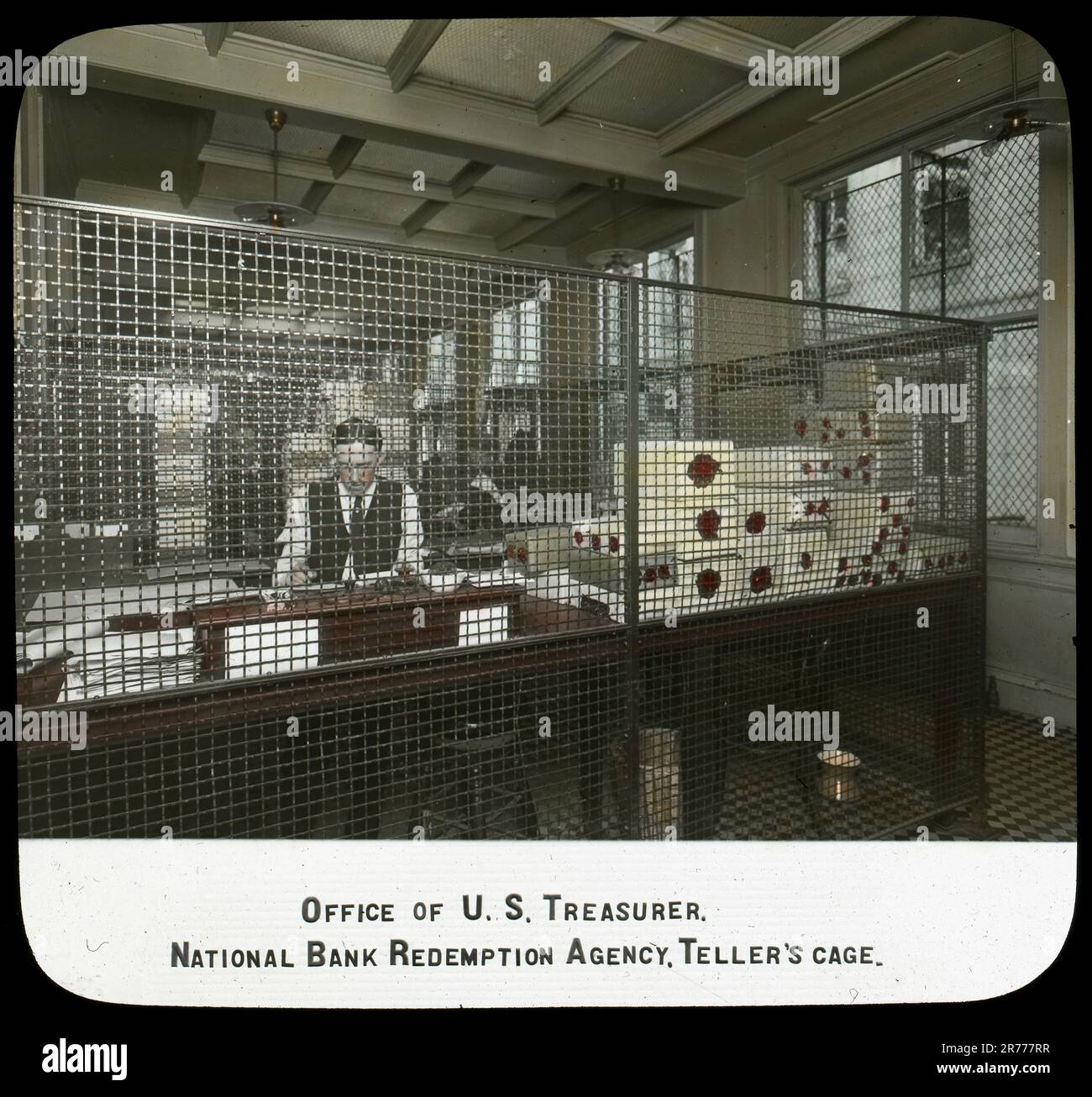 Bank tellers not atm hi-res stock photography and images - Alamy