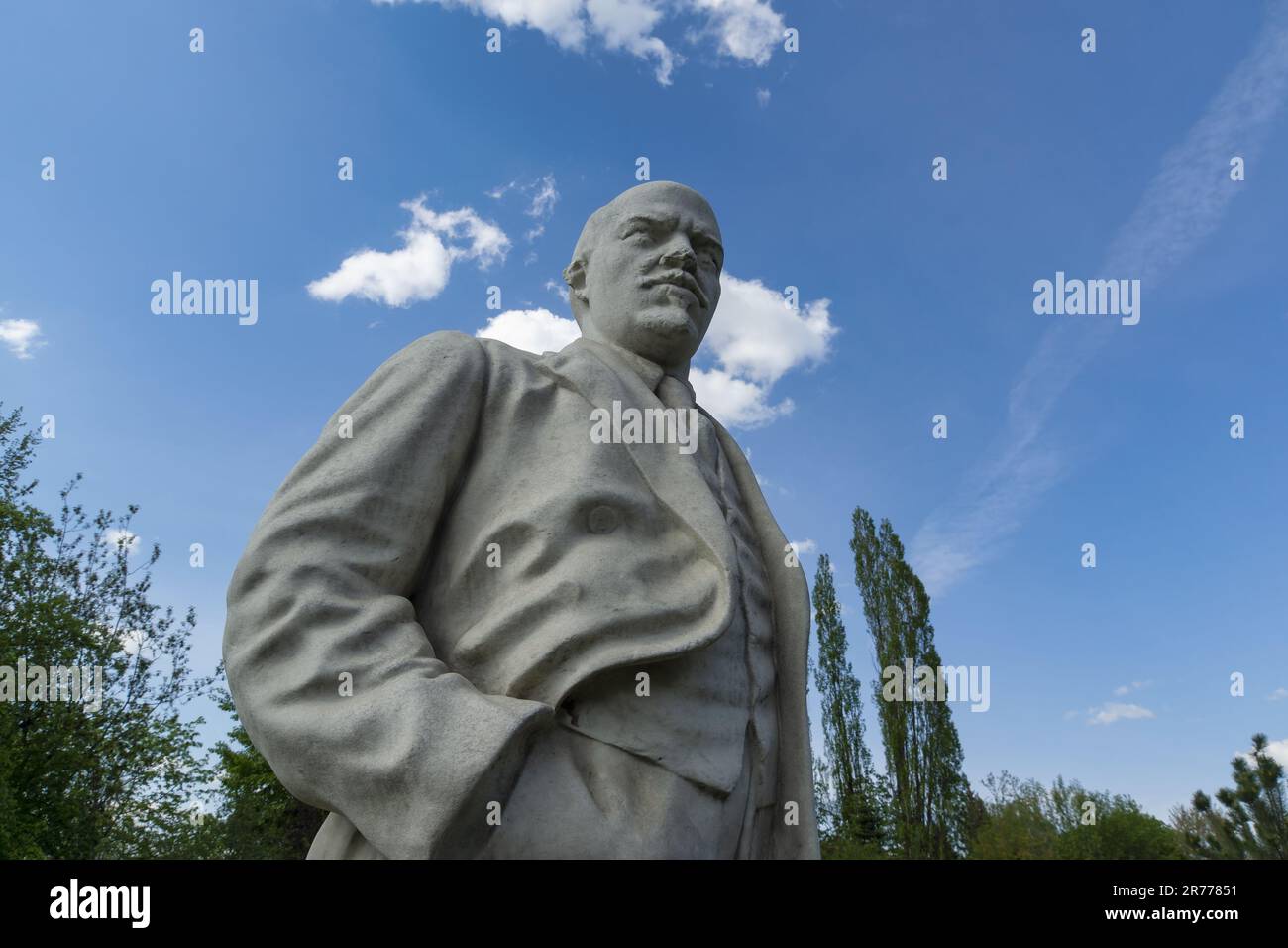 A statue lenin in lenin square hi-res stock photography and images - Alamy