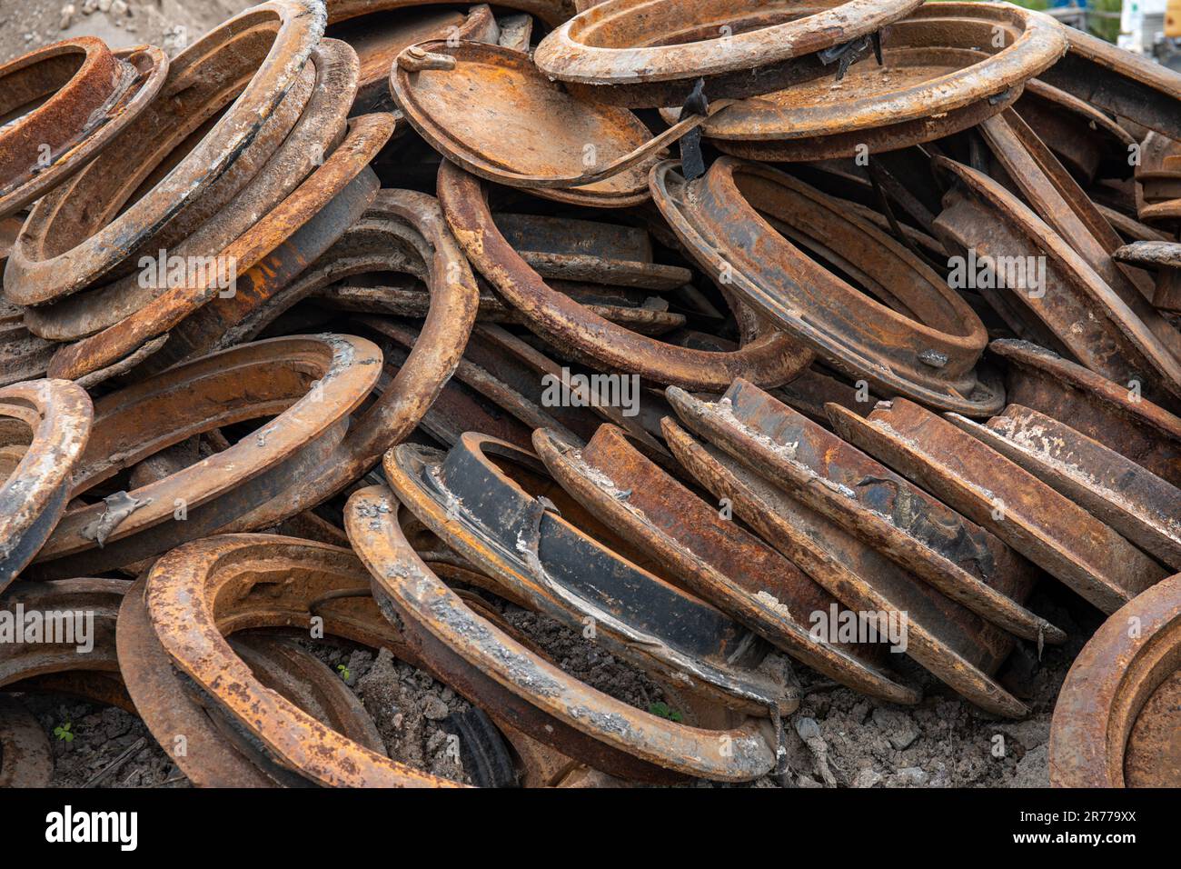Manhole collars hi-res stock photography and images - Alamy