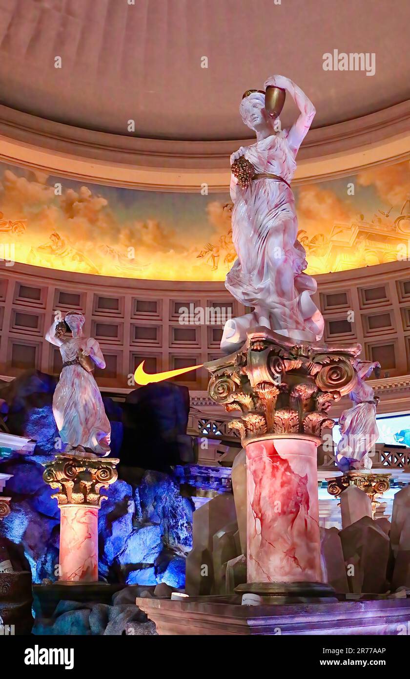 Fall of Atlantis at Caesars Forum Shops automaton show Caesars Palace ...