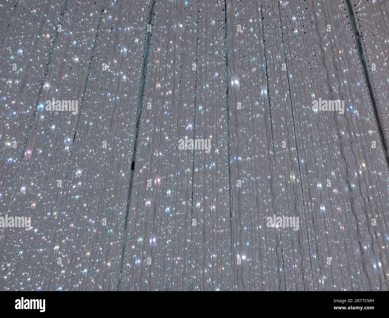 Infinity mirrored room hi-res stock photography and images - Alamy