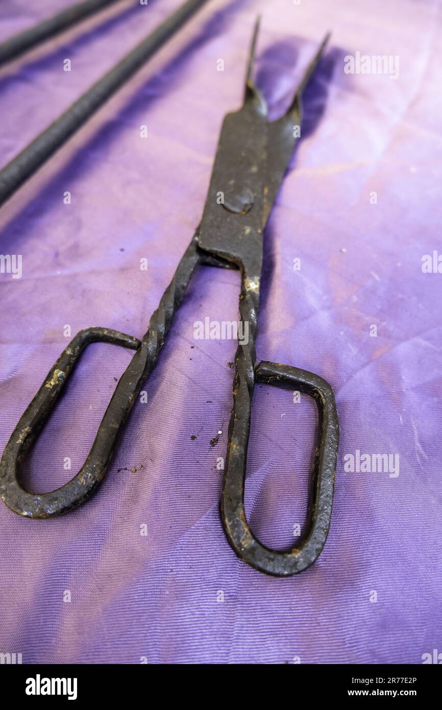 Torture iron tongs, medieval weapons, inquisition Stock Photo - Alamy