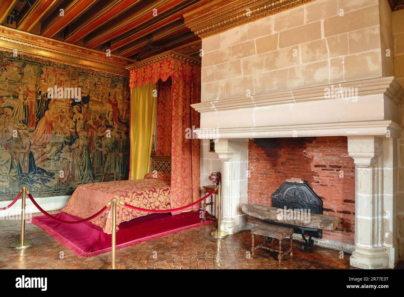 Gabrielle d'Estrées's bedroom inside Chenonceau castle, Loire Valley ...