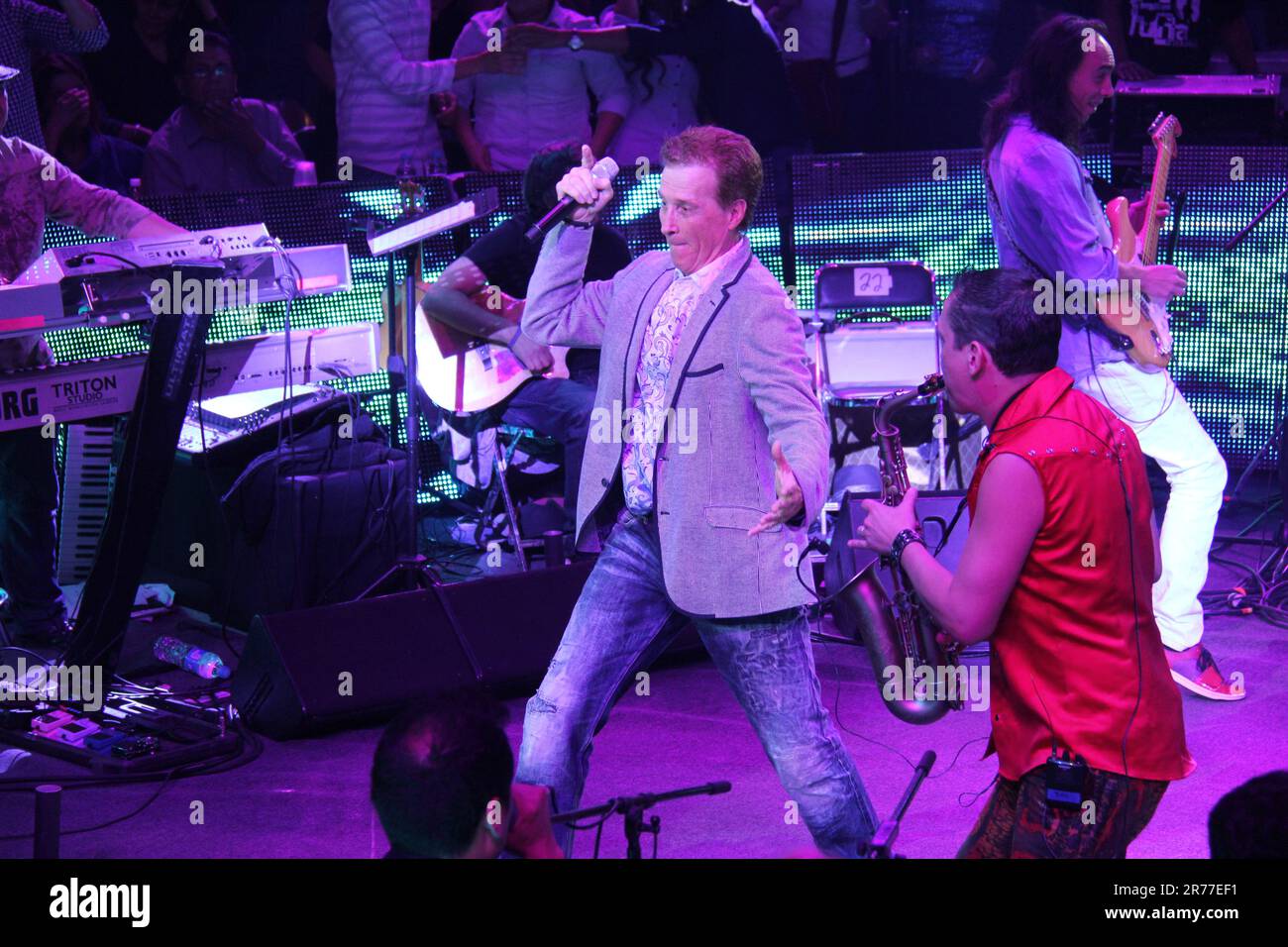 Emmanuel durante y su hijo Alexander Acha durante concierto en el ...