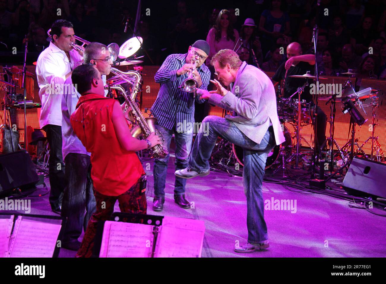 Emmanuel durante y su hijo Alexander Acha durante concierto en el ...