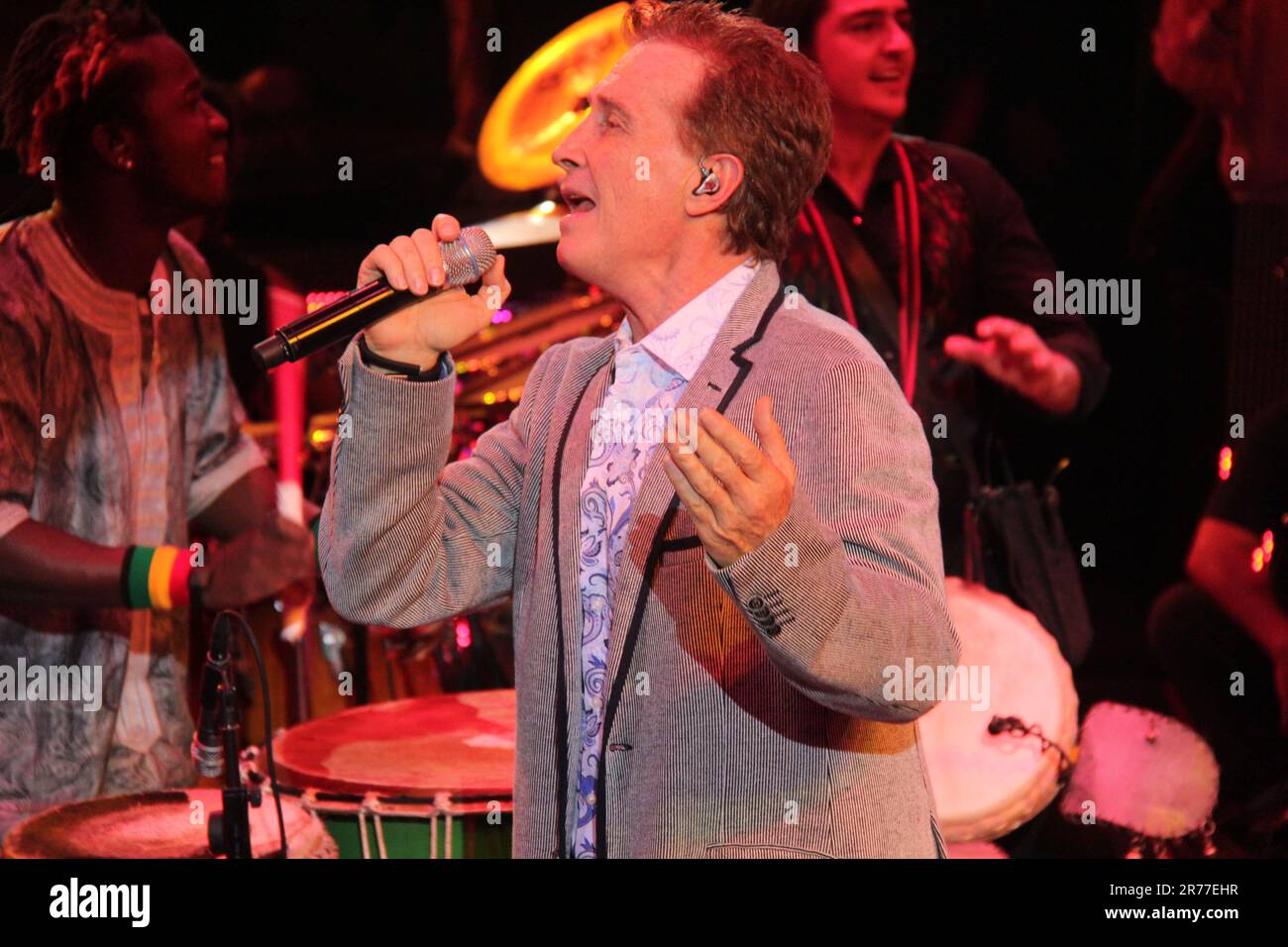 Emmanuel durante y su hijo Alexander Acha durante concierto en el ...