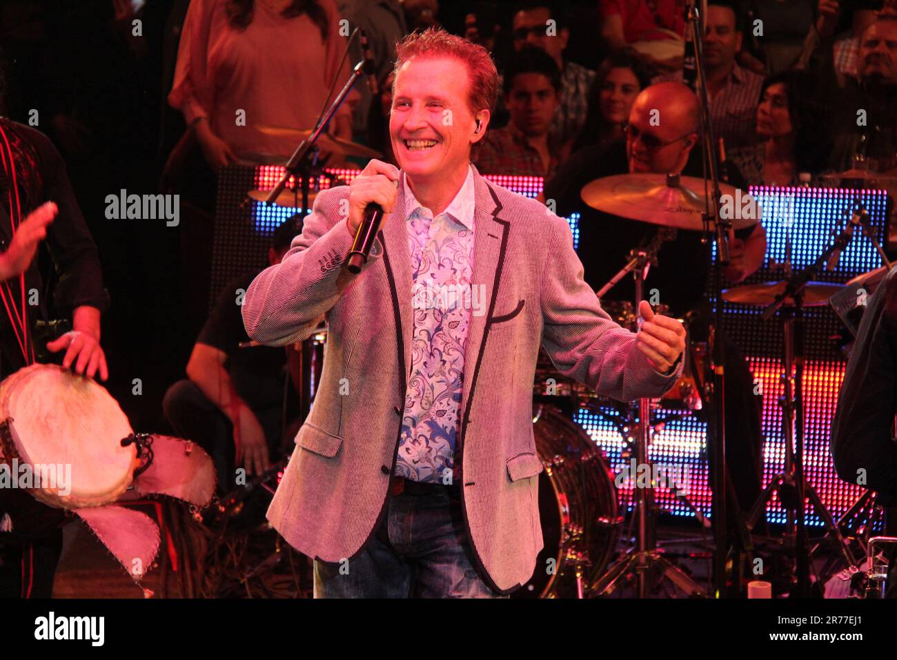 Emmanuel durante y su hijo Alexander Acha durante concierto en el ...