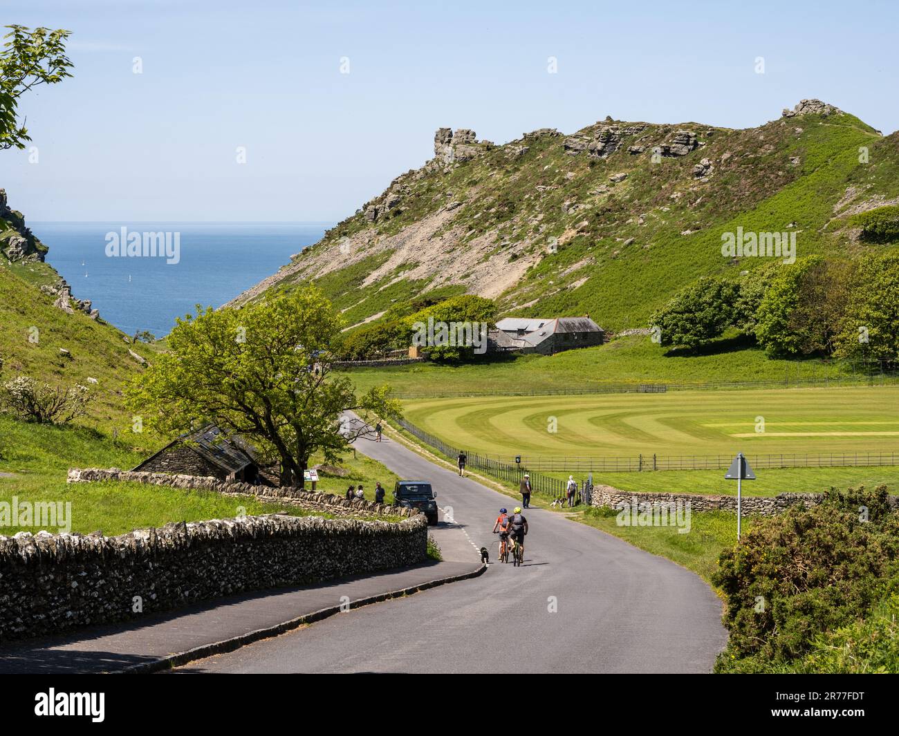 Cycling coast devon hi-res stock photography and images - Alamy