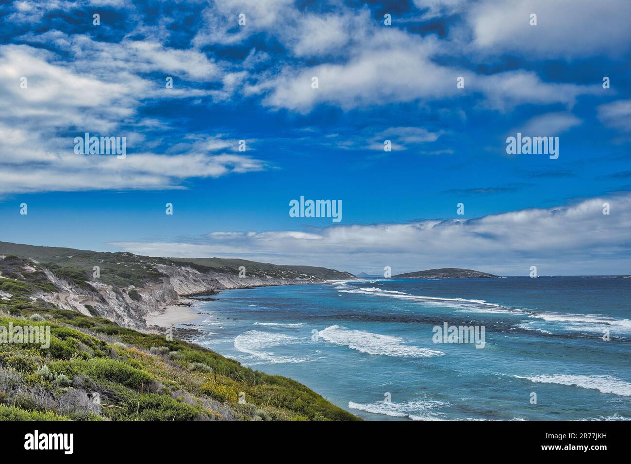 Small beaches hi-res stock photography and images - Alamy